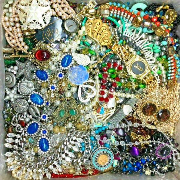 Jewelries liquidation pallet | SUPREME LIQUIDATION PALLETS INC